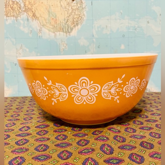 Pyrex | Kitchen | 97s Vintage Butterfly Gold Pyrex 403 Bowl | Poshmark